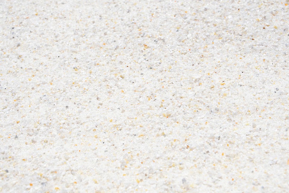 Premium White Quartz Bunker Sand - Benedict Industries